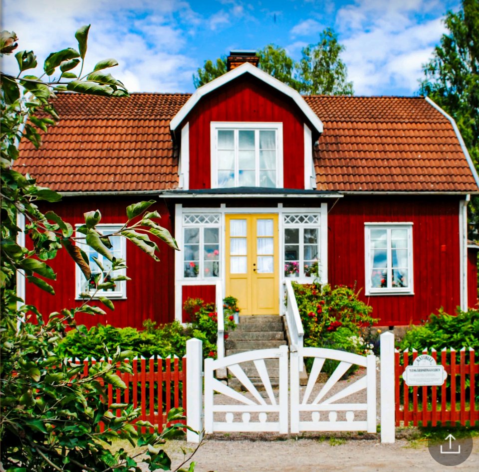 Solve Little Red Cottage jigsaw puzzle online with 121 pieces