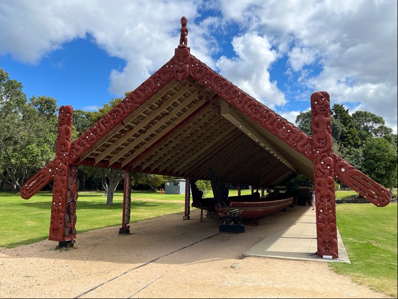 Solve The Protective Cloak jigsaw puzzle online with 12 pieces