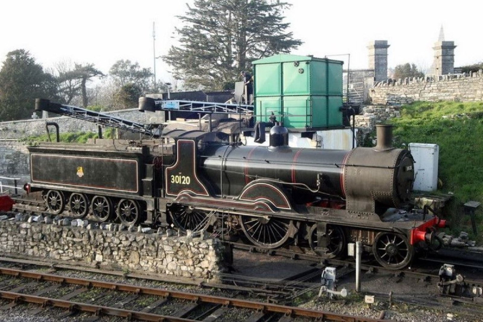 Solve ex LSWR Class T9 4-4-0 30120 on Swanage shed. jigsaw puzzle ...
