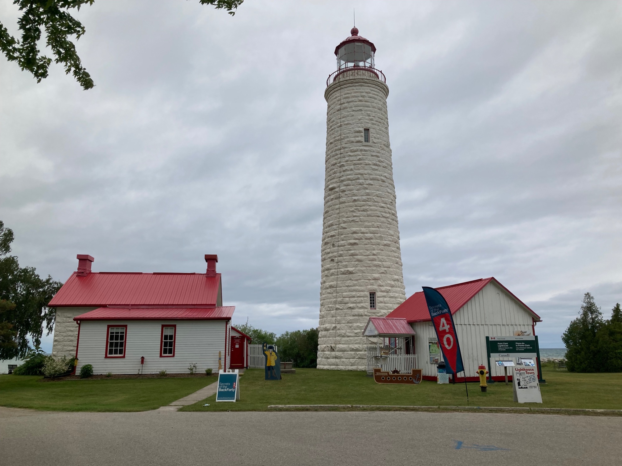 Jigsaw Puzzle | 80 pieces | Point Clark lighthouse | Jigidi