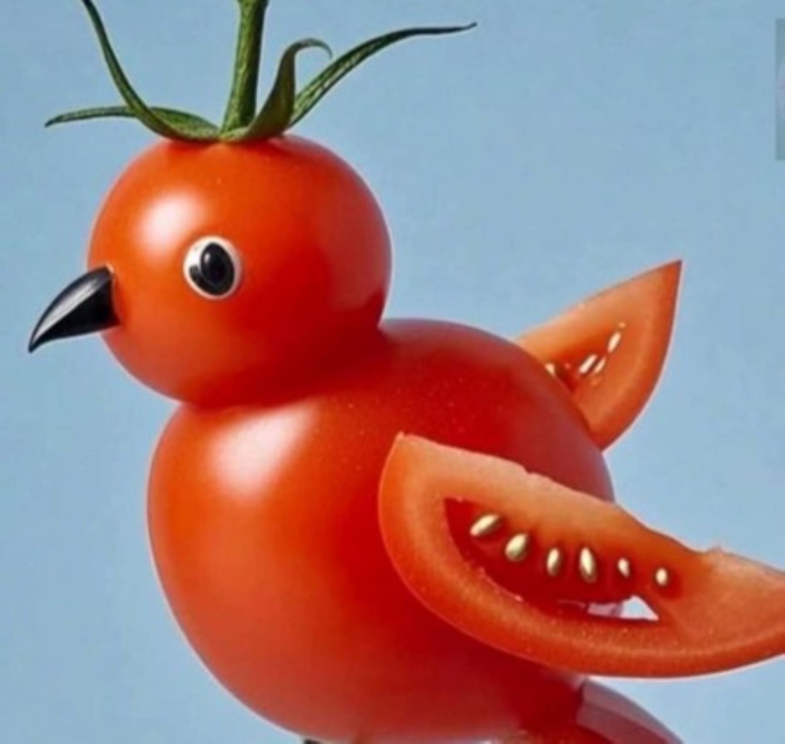Solve Tomato Art jigsaw puzzle online with 240 pieces