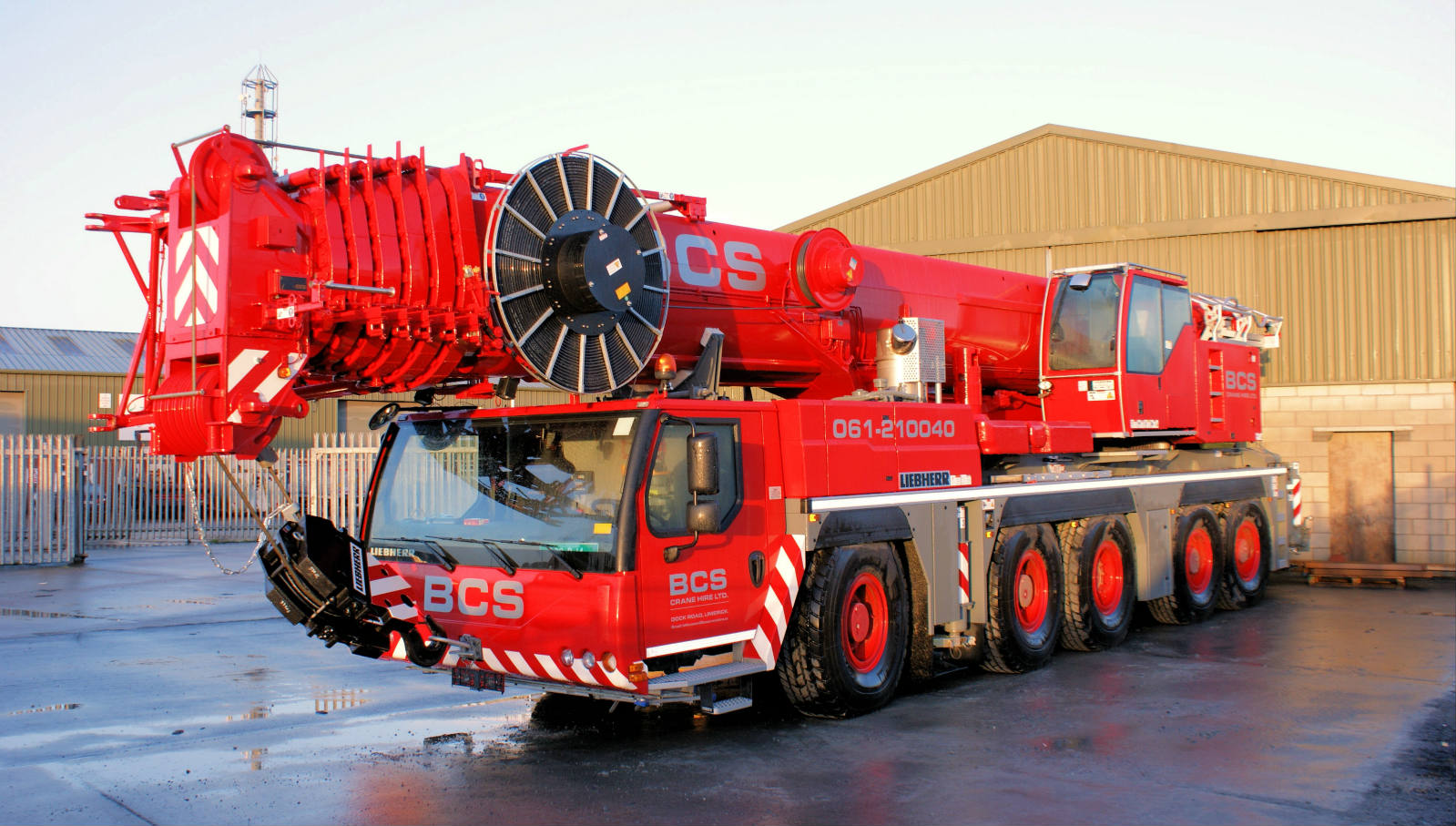 Solve crane jigsaw puzzle online with 405 pieces