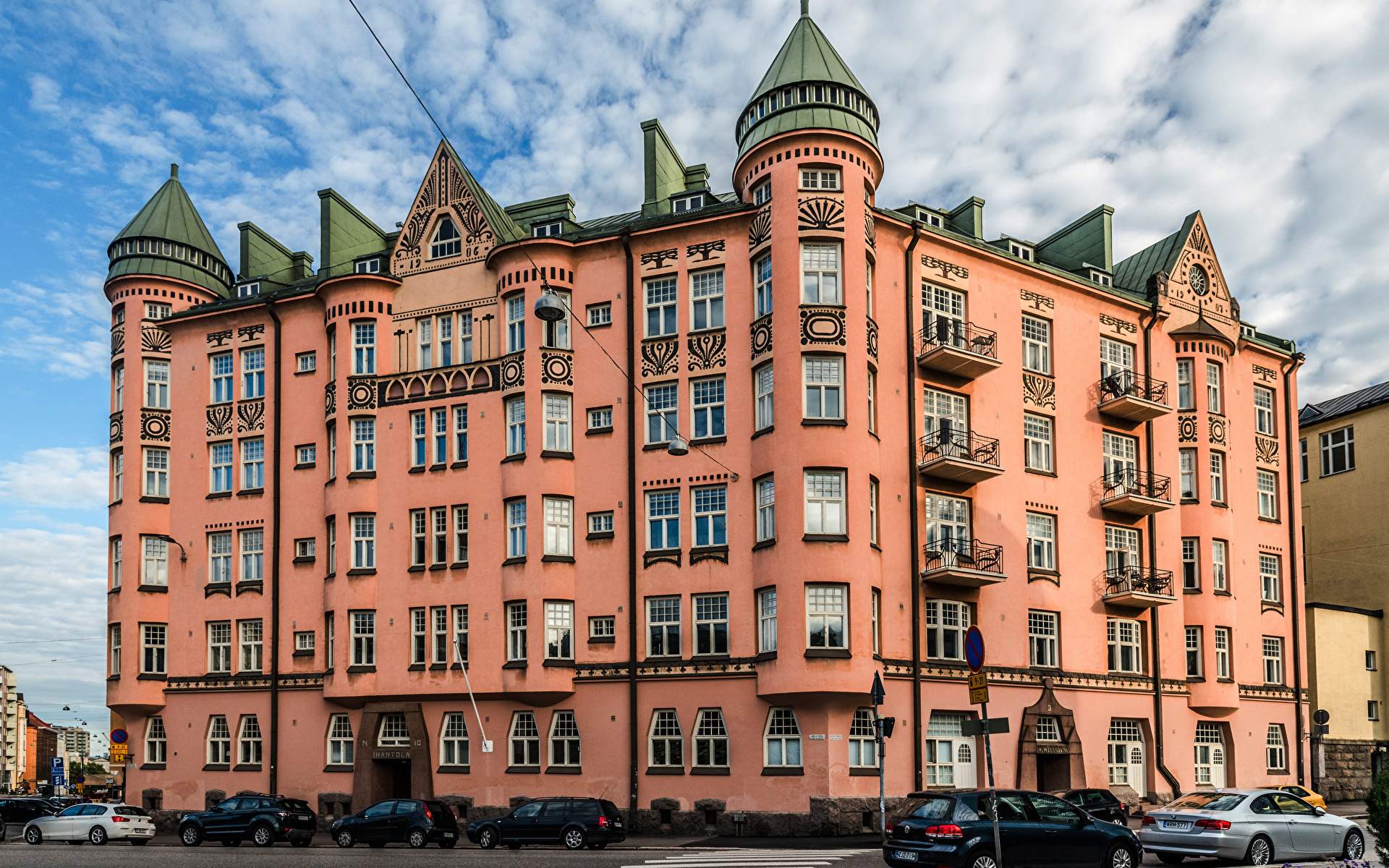 Solve Finland_Helsinki_Ihantola jigsaw puzzle online with 160 pieces