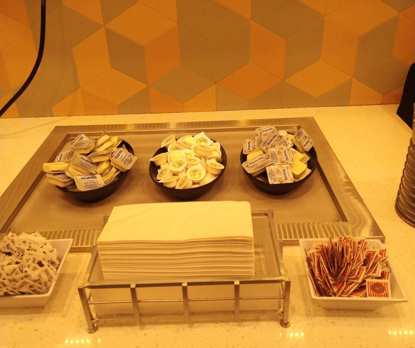 Solve THE BREAKFAST BUFFET STATION IS ABOUT TO CLOSE - 1 OF 4 jigsaw ...