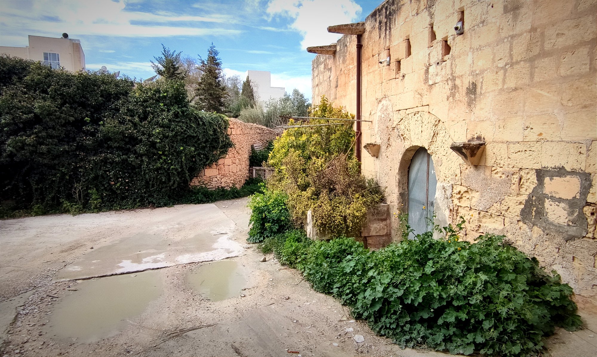 Solve Old Village Core, Għargħur, Malta jigsaw puzzle online with 144 ...