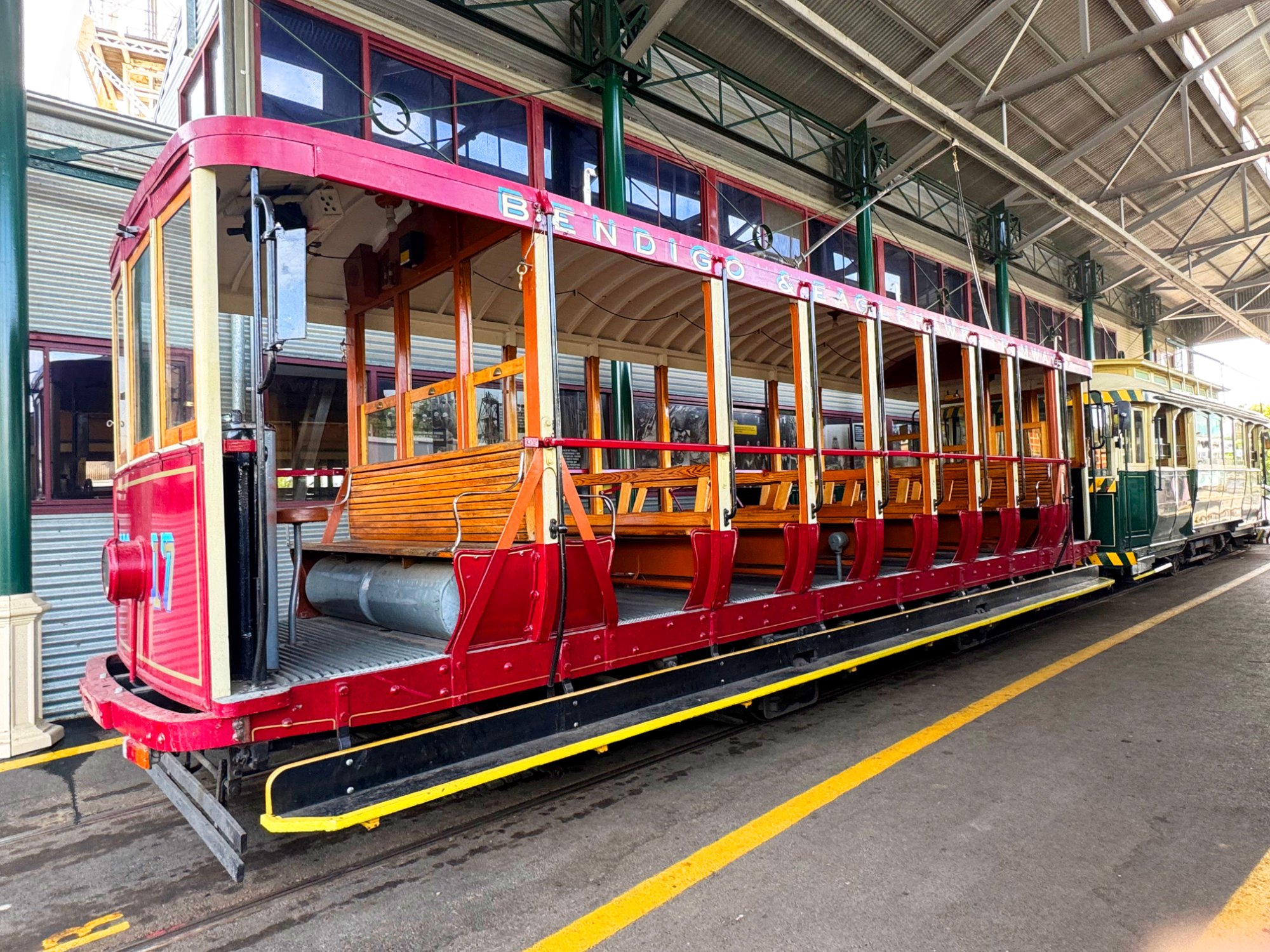 Solve Tram Number 17 jigsaw puzzle online with 99 pieces