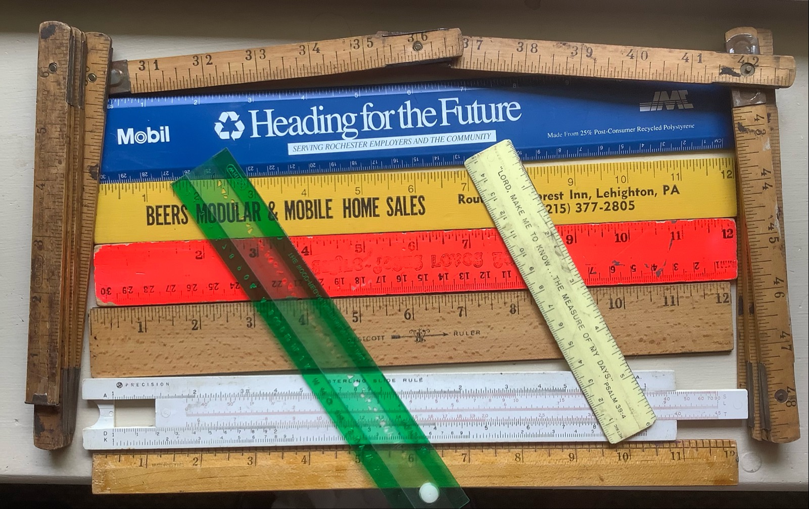 Solve Rulers jigsaw puzzle online with 308 pieces