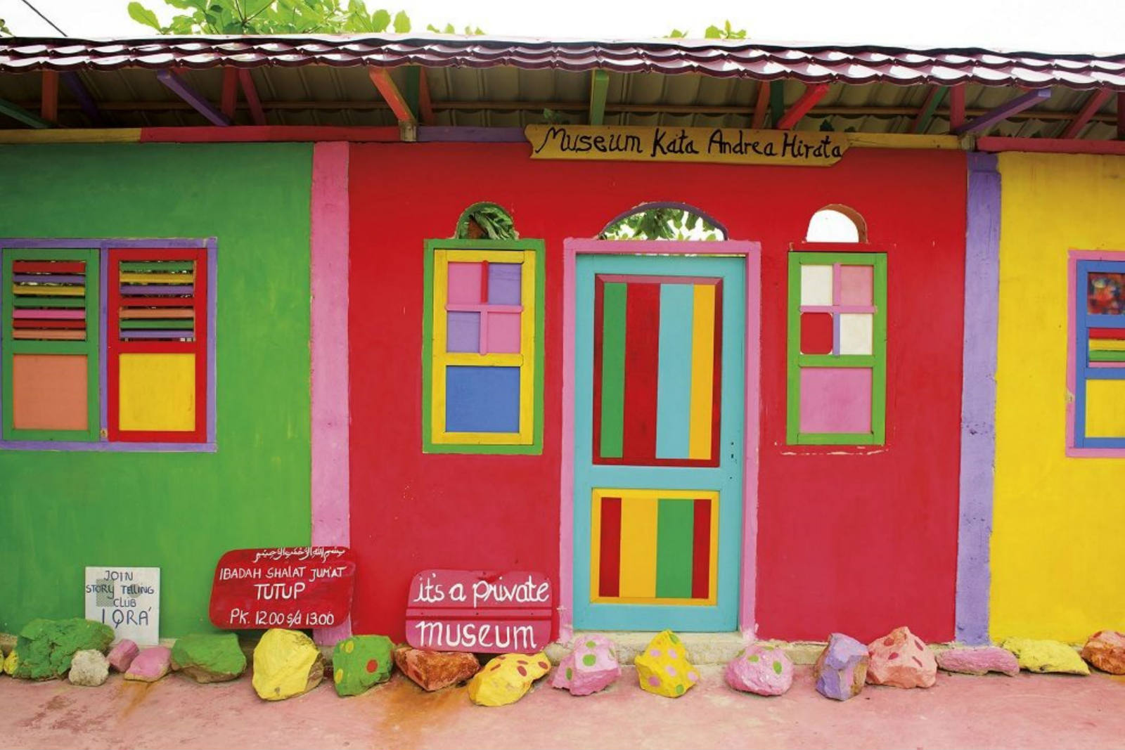 Solve Jakarta-Indonesia jigsaw puzzle online with 260 pieces