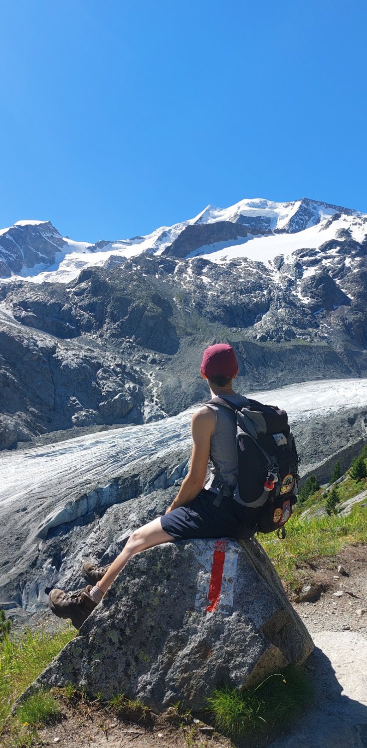 Solve Taking a break jigsaw puzzle online with 105 pieces