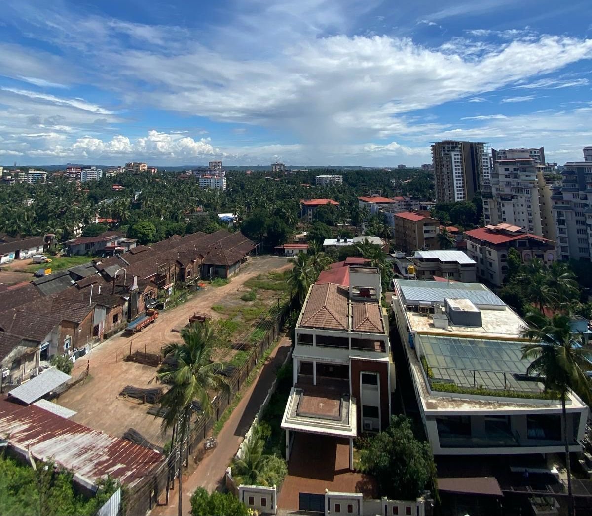 Solve Manglaore, Falnir jigsaw puzzle online with 380 pieces