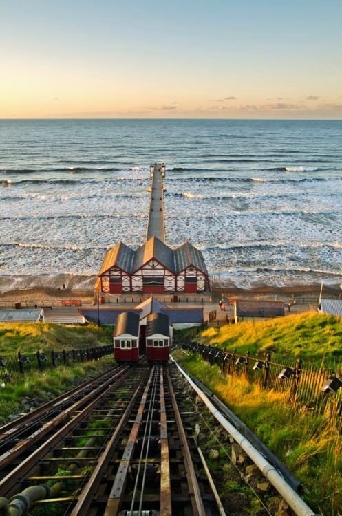 Solve Saltburn-by-the-Sea, Yorkshire jigsaw puzzle online with 96 pieces