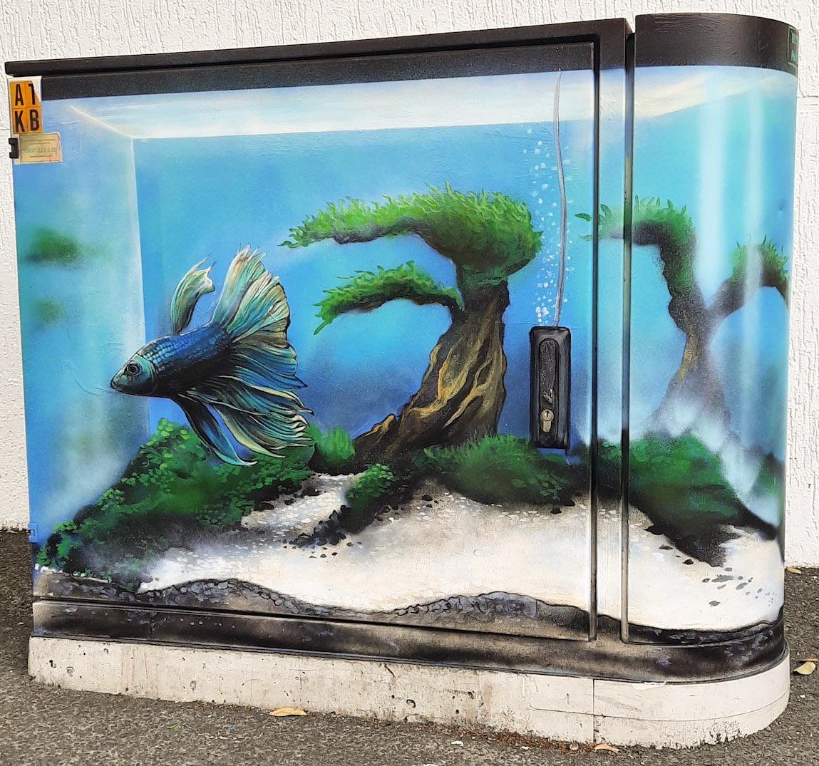 Solve Fish tank jigsaw puzzle online with 132 pieces