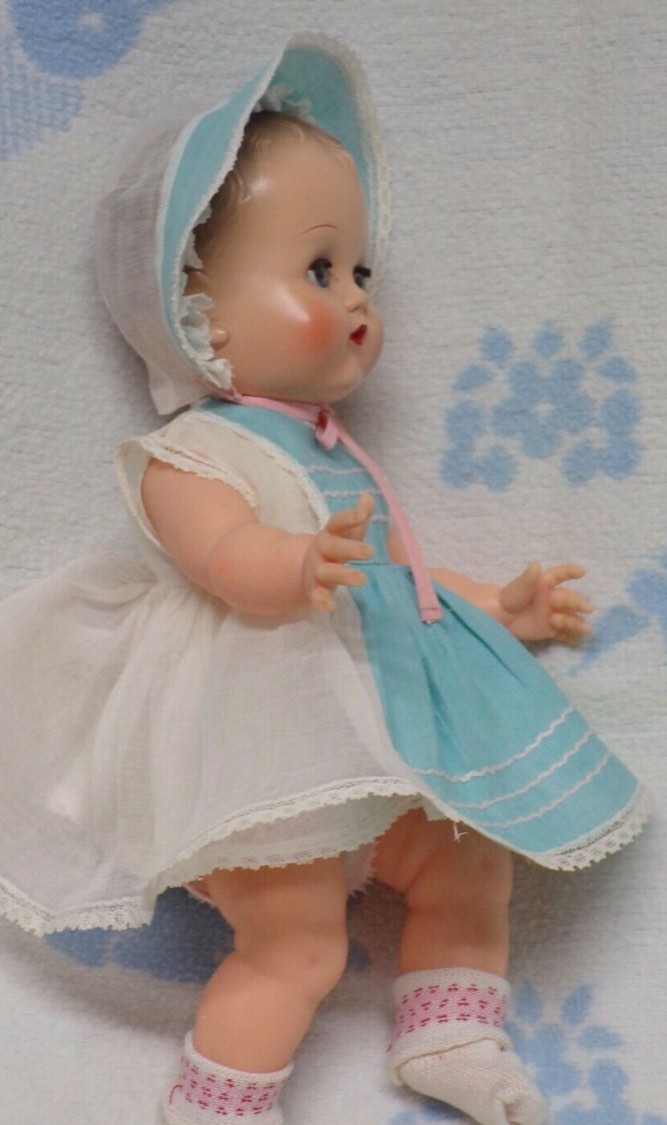 Solve A picture of a Betsy Wetsy doll jigsaw puzzle online with 45 pieces