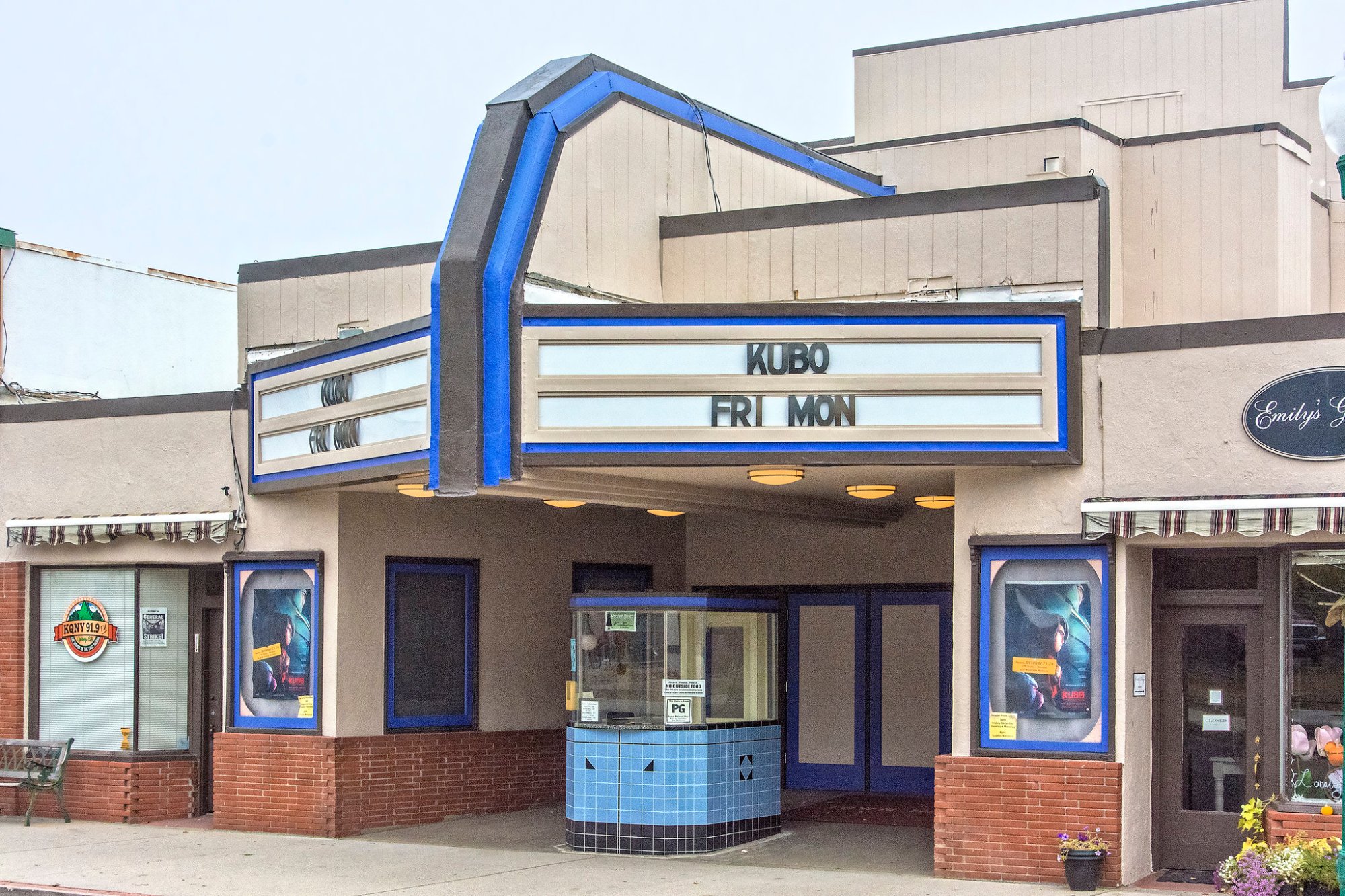 Solve Quincy, California, USA jigsaw puzzle online with 600 pieces