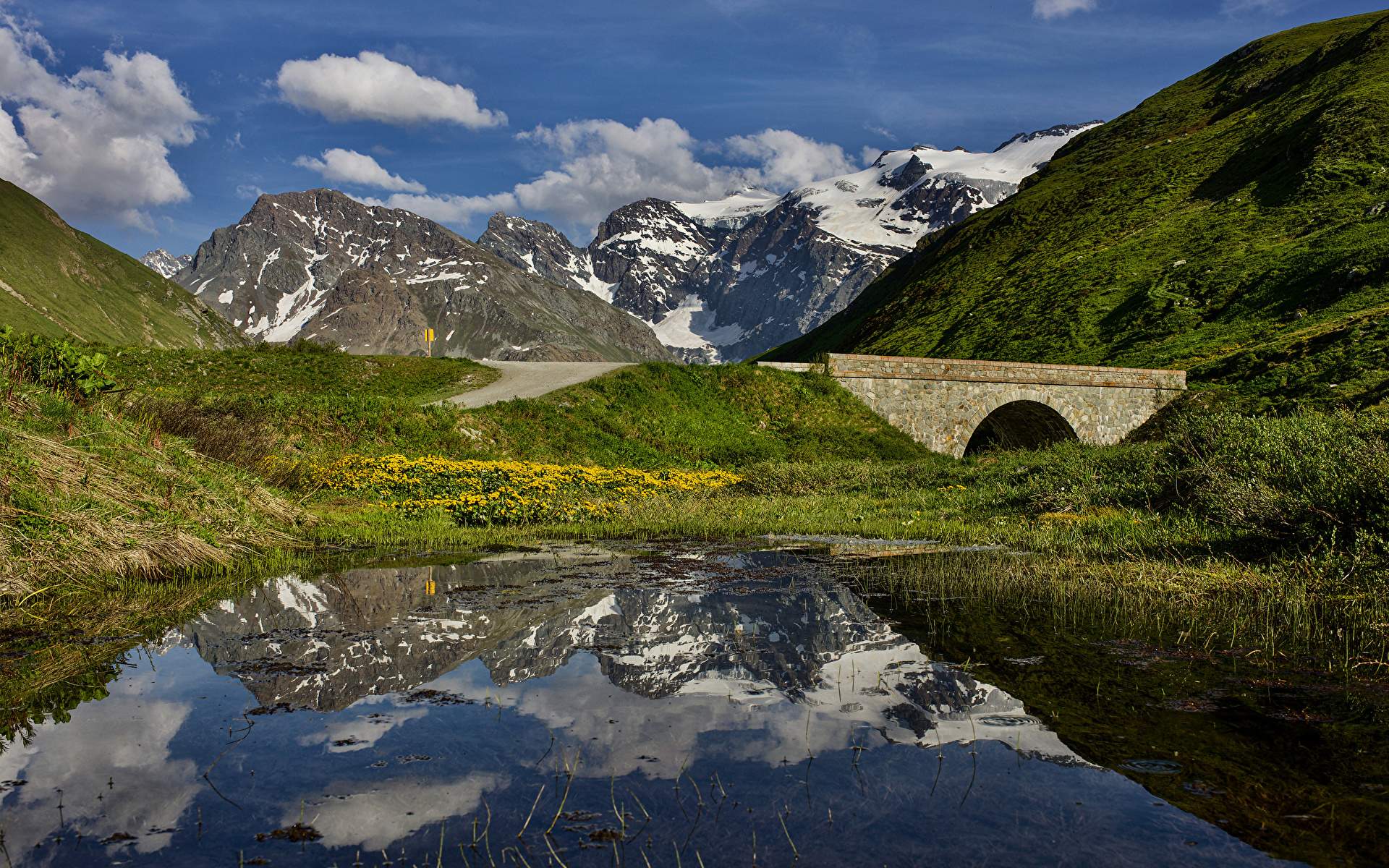 Solve France_Col_De_L_'iseran jigsaw puzzle online with 187 pieces