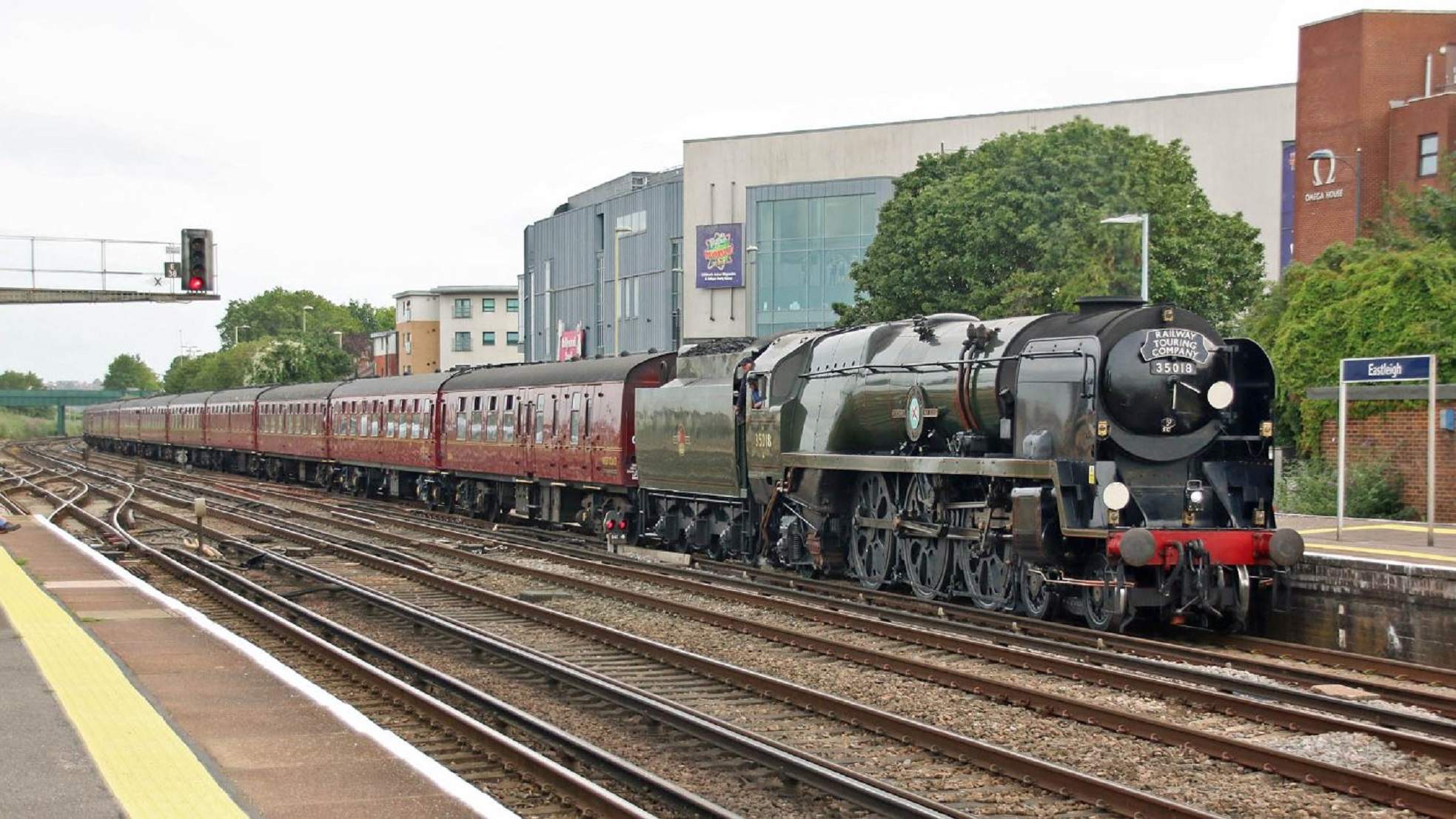 Solve SR Merchant Navy Class 4-6-2 35018 British India Line. jigsaw ...