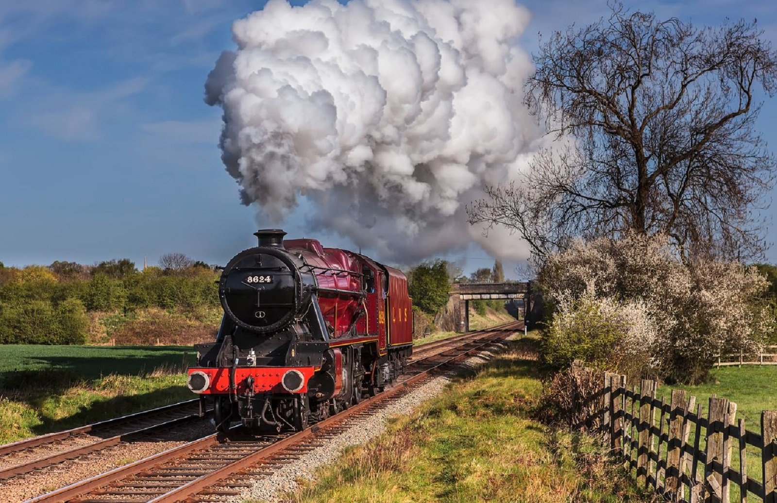 Solve LMS Stanier Class 8F 2-8-0 8624 at the Great Central Railway ...