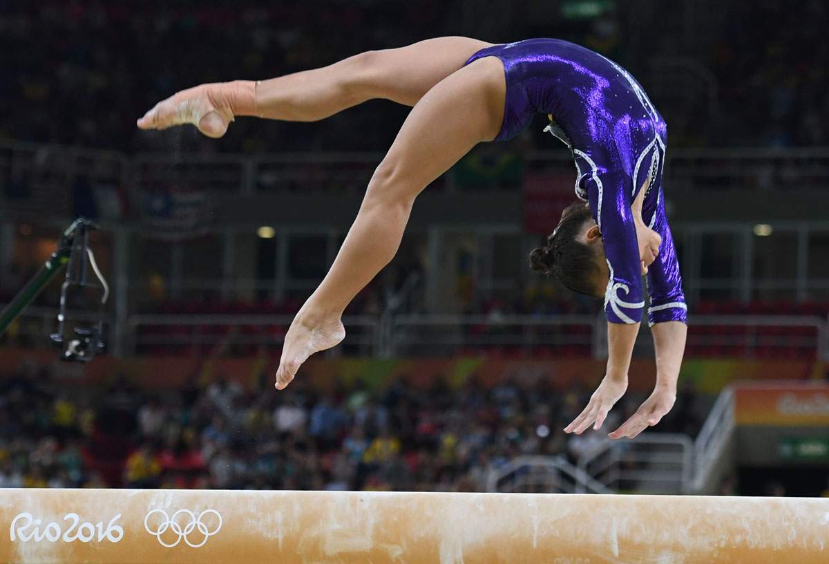 Solve Olympic Gymnast: Balance Beam jigsaw puzzle online with 40 pieces