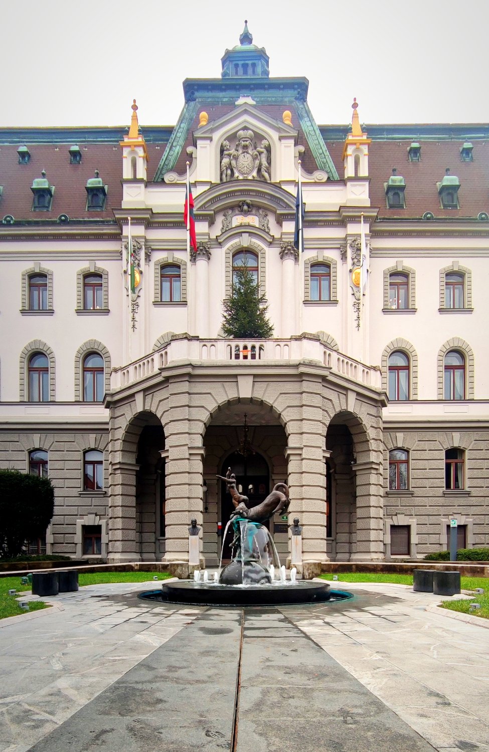 Solve The main building of the University of Ljubljana jigsaw puzzle ...