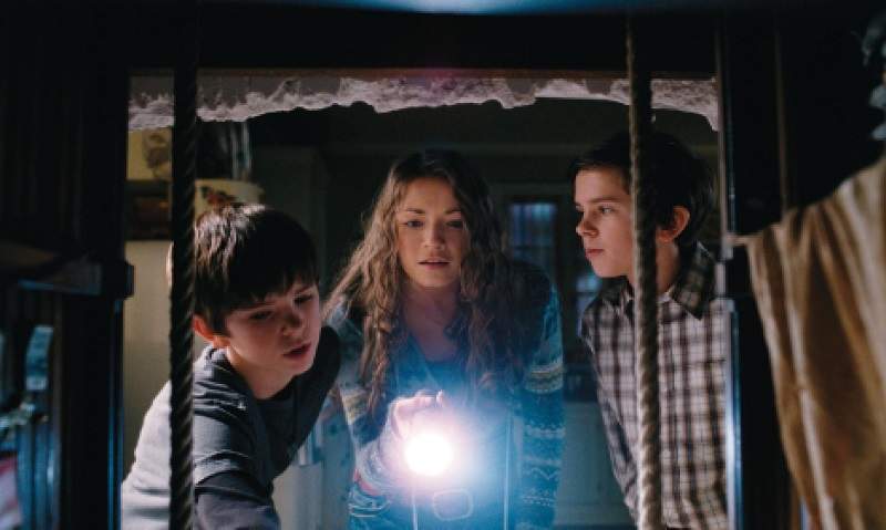 Solve The Spiderwick Chronicles jigsaw puzzle online with 104 pieces