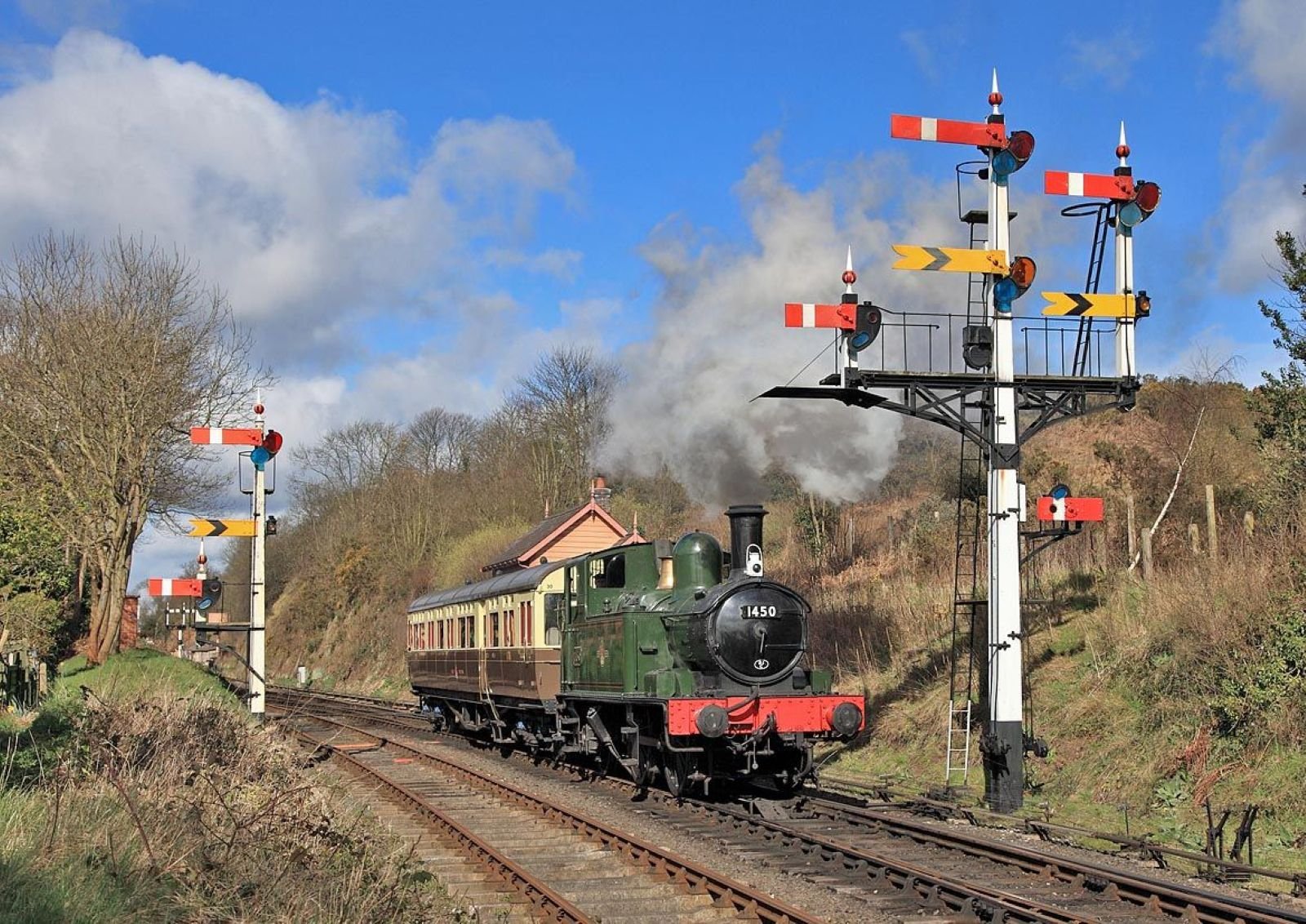 Solve GWR 14xx Class 0-4-2T 1450. jigsaw puzzle online with 48 pieces