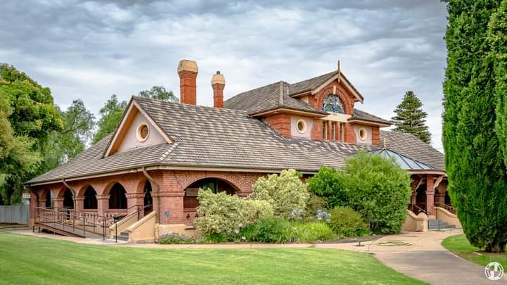 Jigsaw Puzzle | 84 pieces | Courthouse, Hay NSW | Jigidi