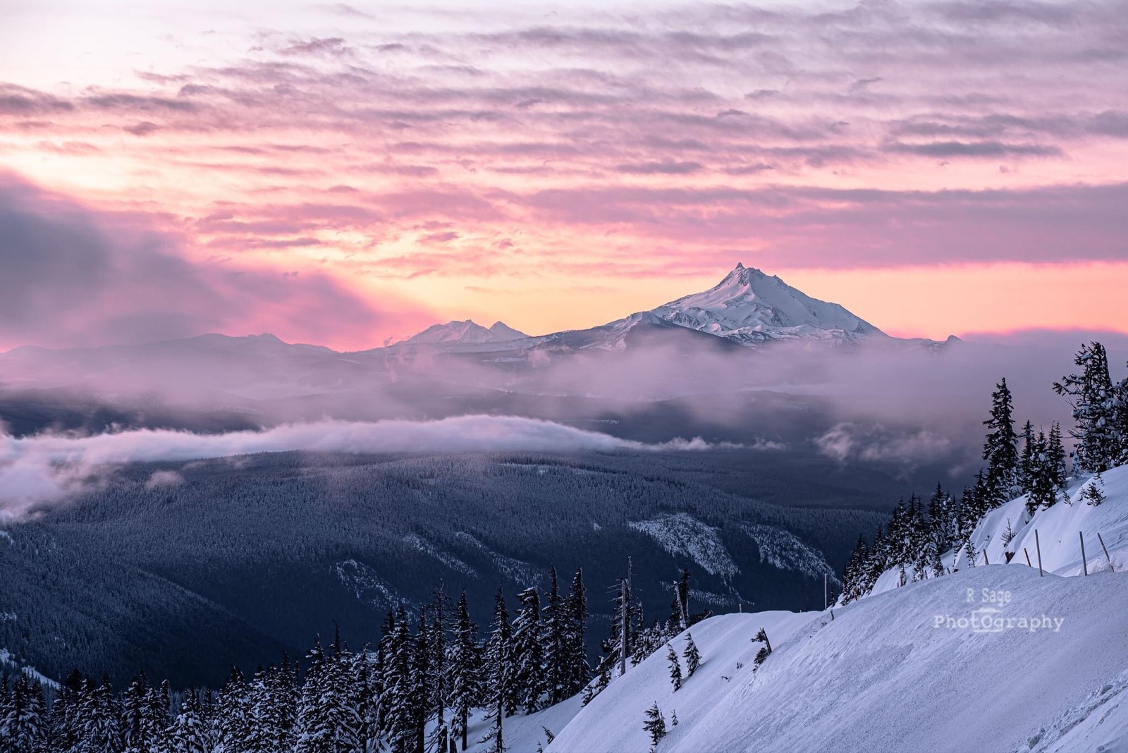 Solve Oregon jigsaw puzzle online with 187 pieces