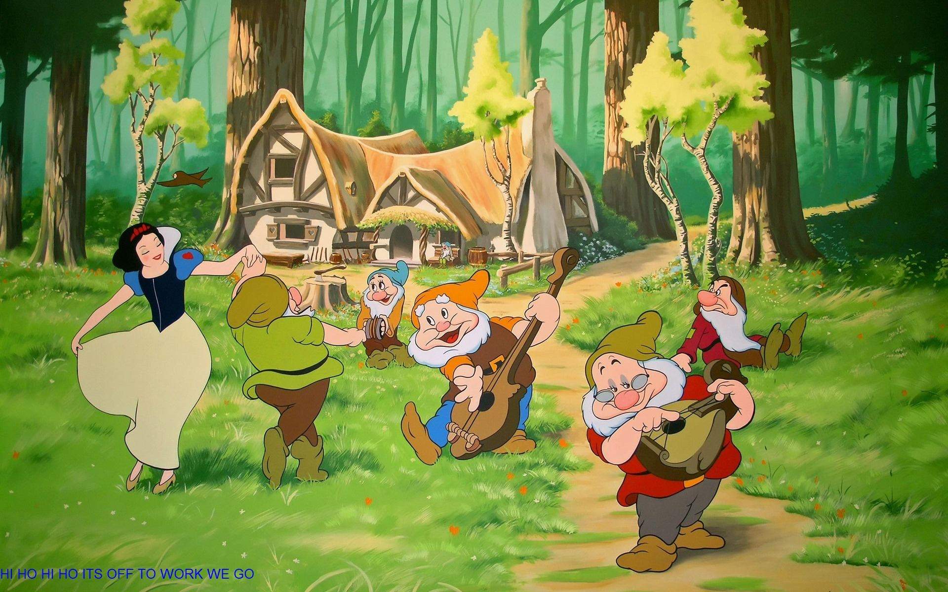 Solve Snow White jigsaw puzzle online with 416 pieces