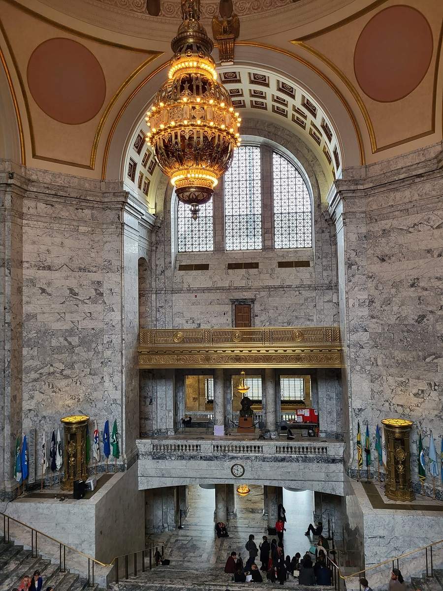 Jigsaw Puzzle | 80 pieces | Washington State Capitol Interior | Jigidi