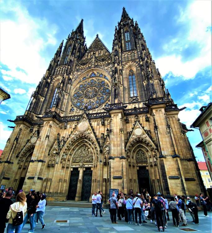 Solve Chrám Svatého Víta Praha Jigsaw Puzzle Online With 9 Pieces