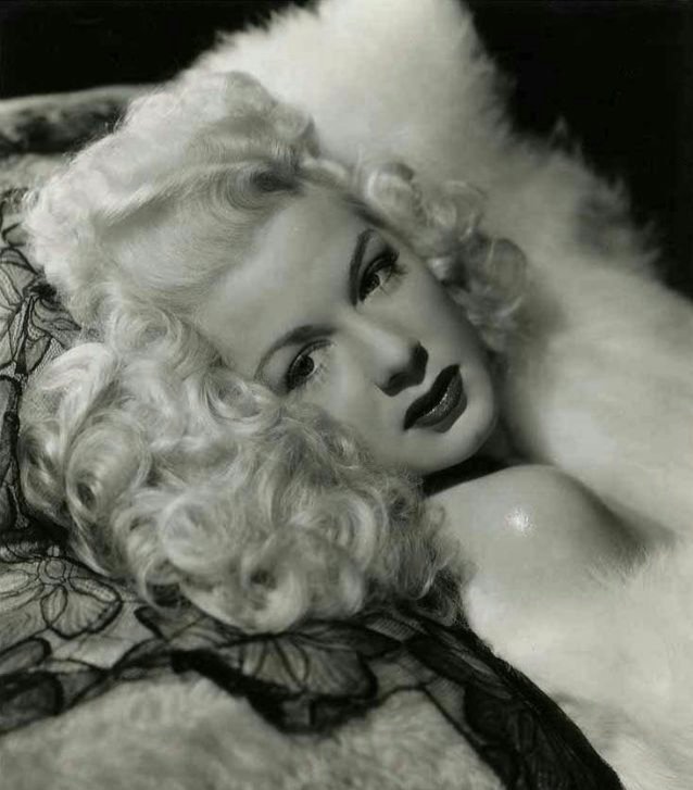 Solve GUESS WHO... jigsaw puzzle online with 30 pieces