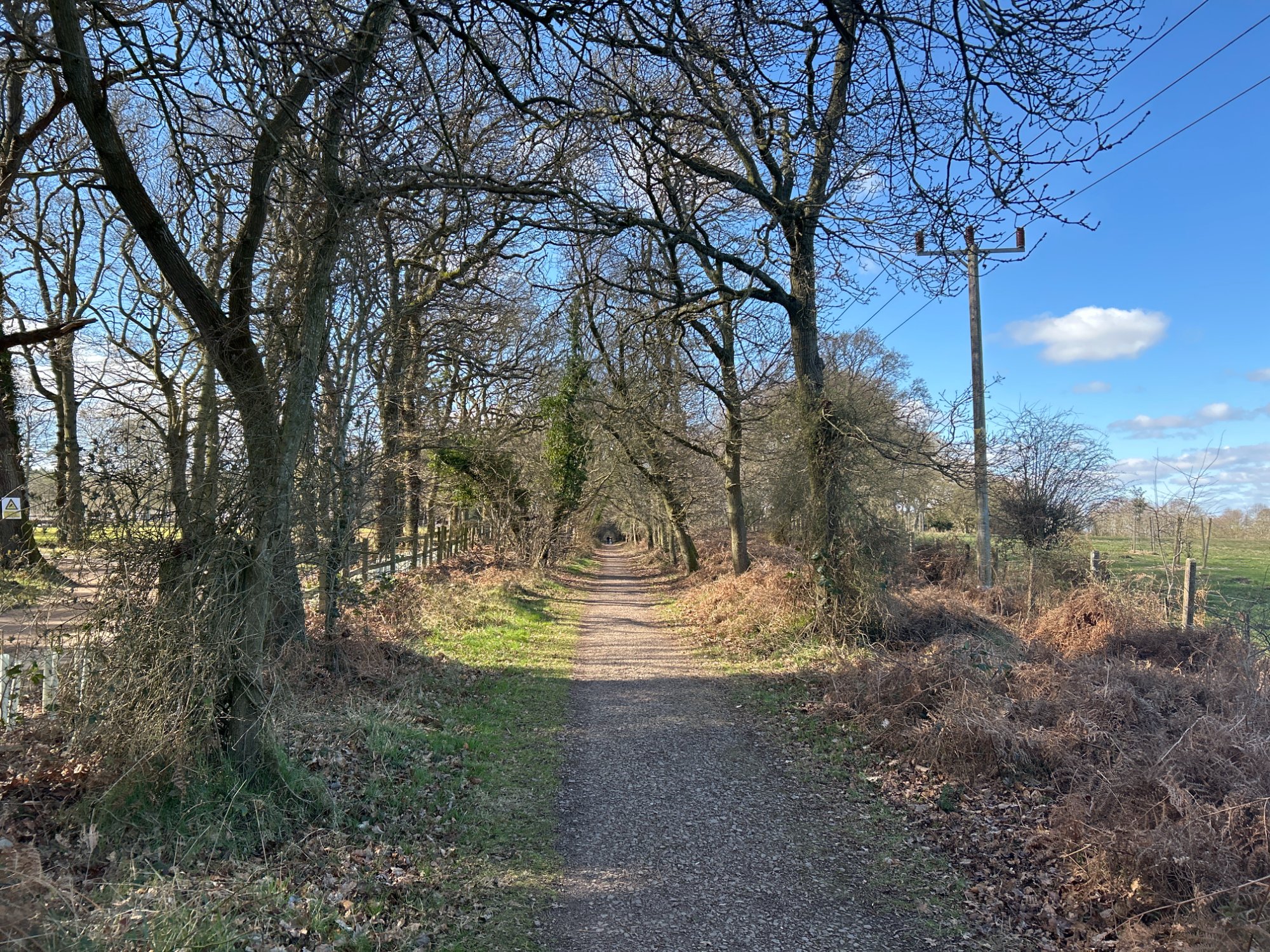 Solve The weavers Way Footpath jigsaw puzzle online with 130 pieces