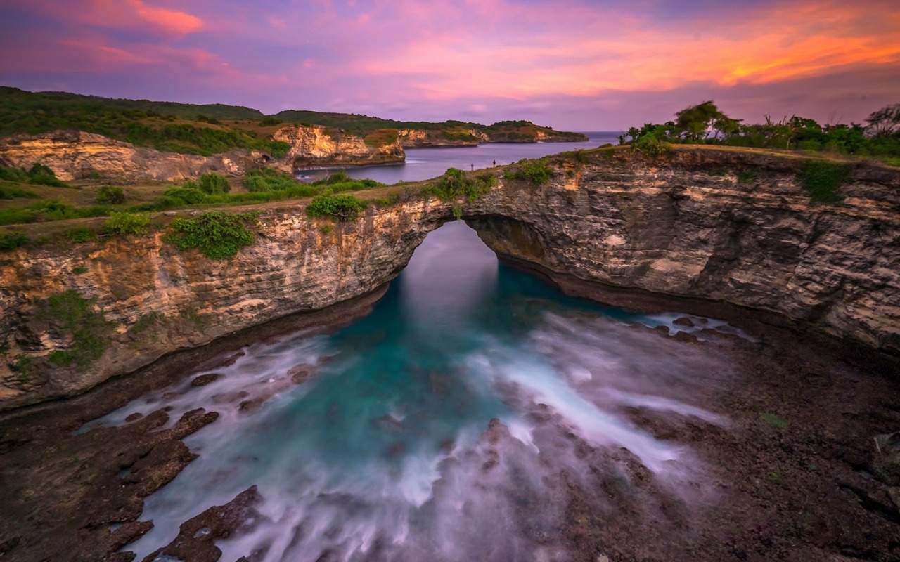 Solve Natural Bridge jigsaw puzzle online with 294 pieces
