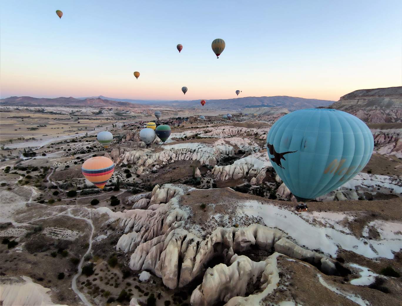 Solve Cappadocia Magic, Turkey jigsaw puzzle online with 35 pieces