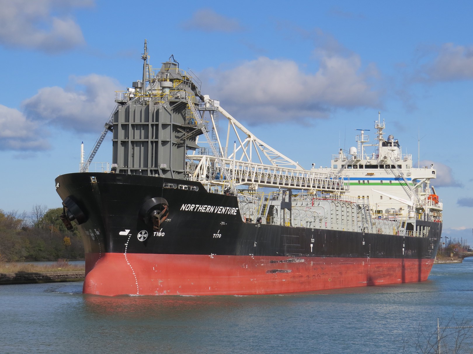 Jigsaw Puzzle | 108 pieces | Northern Venture upbound at gate above ...