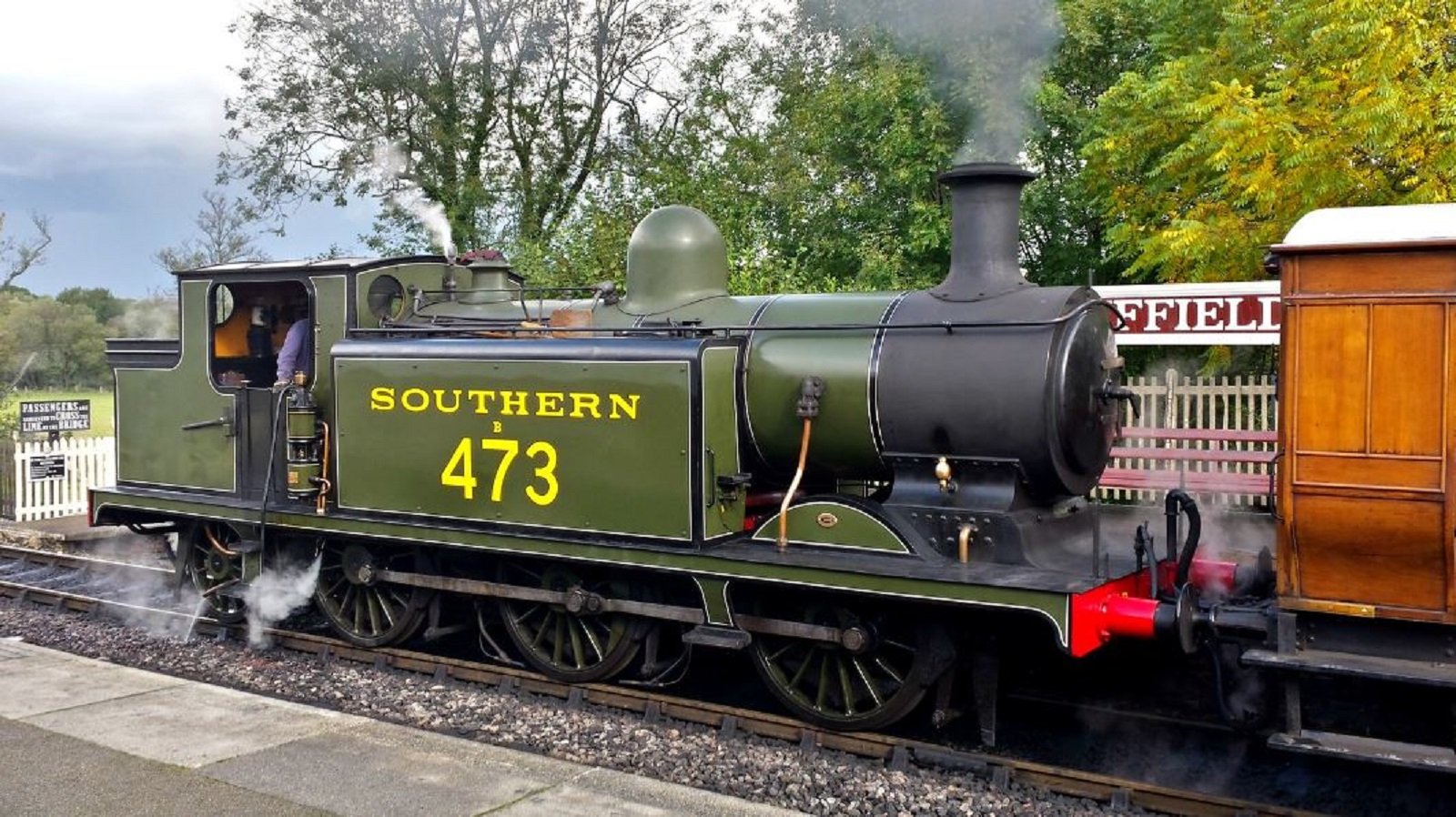 Solve LBSCR Class E4 0-6-0T B473 Birch Grove at Sheffield Park. jigsaw ...