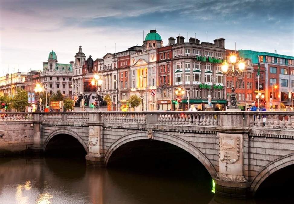 Solve "Dublin, Ireland" jigsaw puzzle online with 140 pieces