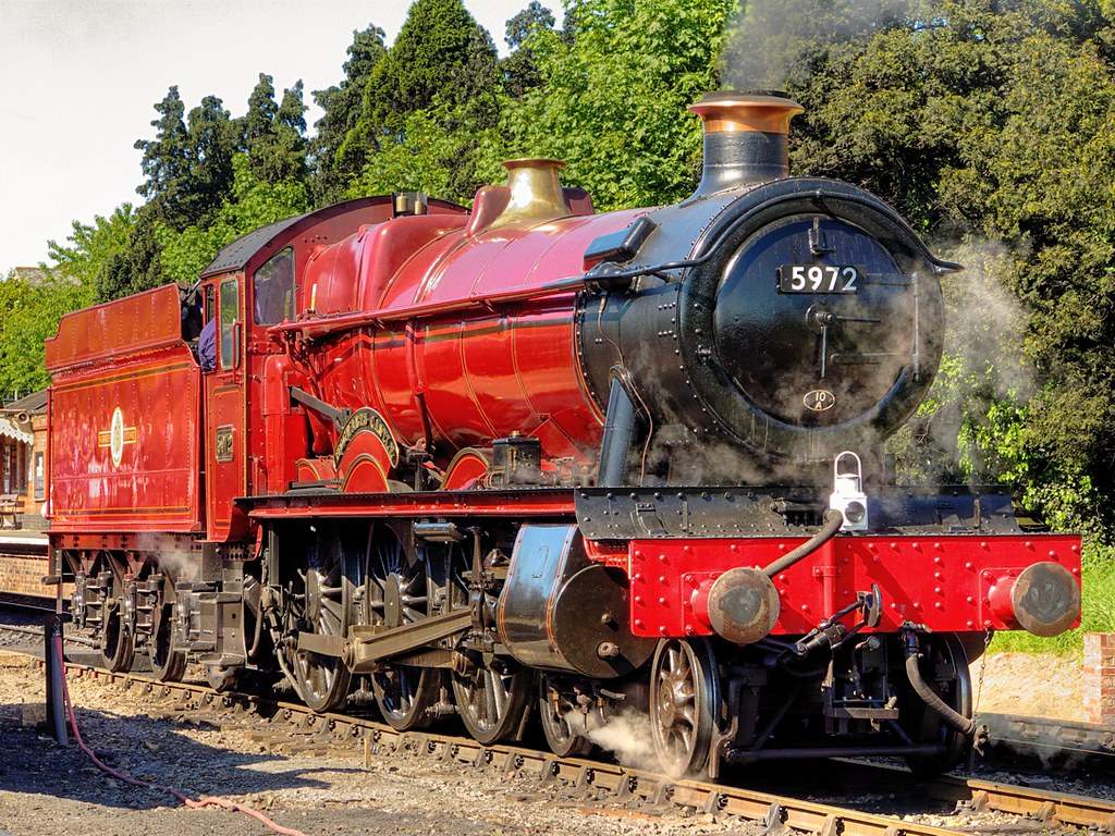 Solve GWR Hall Class 4-6-0 5972 Olton Hall with Hogwarts Castle name ...
