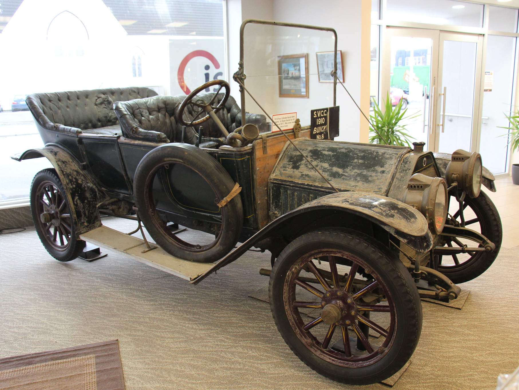 Solve Buick "Model 19" Tourer - 1910 jigsaw puzzle online with 221 pieces