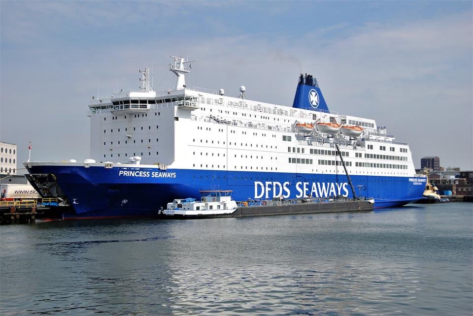 Solve PRINCESS SEAWAYS jigsaw puzzle online with 24 pieces