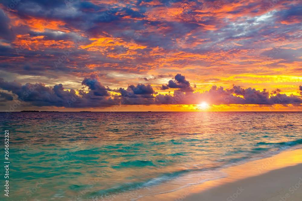 Solve sunset jigsaw puzzle online with 176 pieces