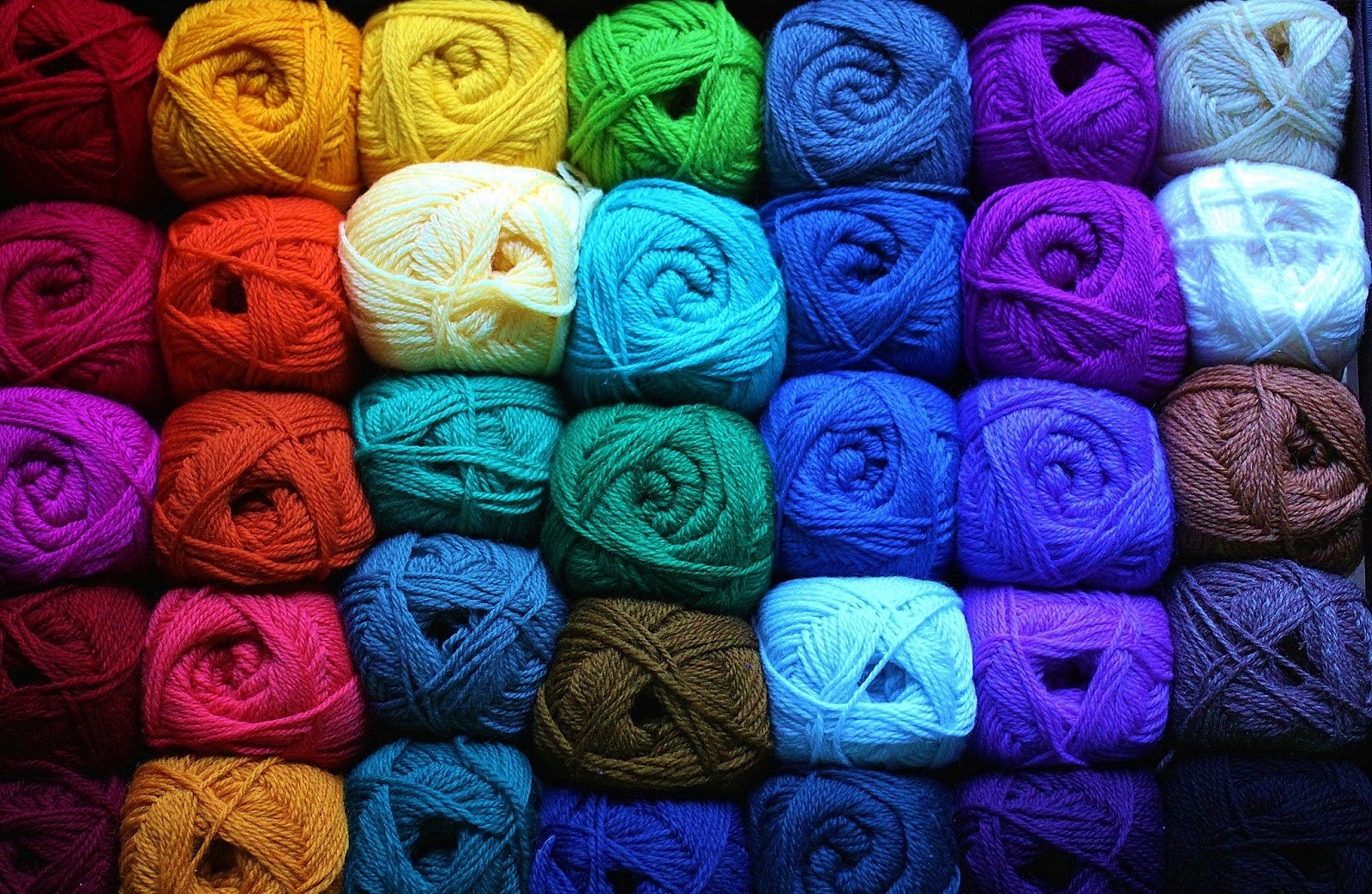 Solve yarn jigsaw puzzle online with 442 pieces