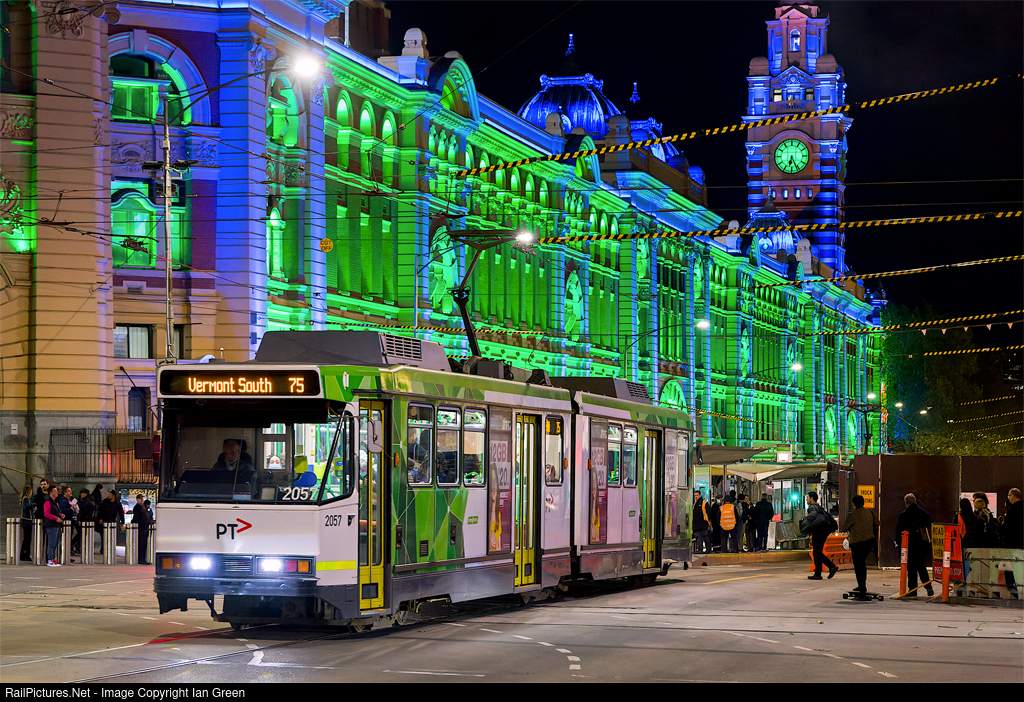 Solve Flinders Street Railway Station aglow in colorful lights! (2 ... Solve Flinders Street Railway Station aglow in colorful lights! (2 ...