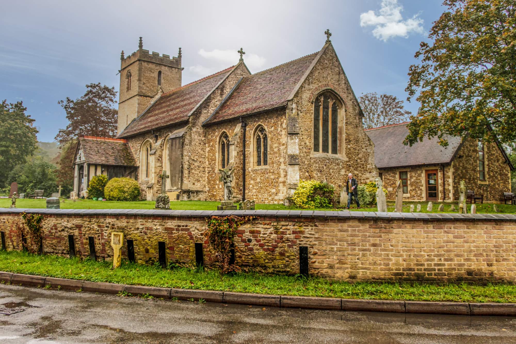 Solve St. Andrew's church, Impington jigsaw puzzle online with 345 pieces