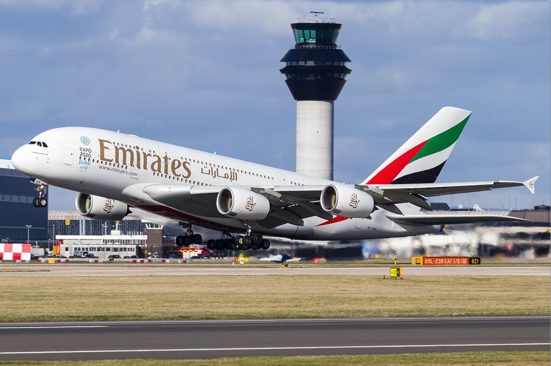 Solve Emirates - Airbus A380-800 jigsaw puzzle online with 216 pieces