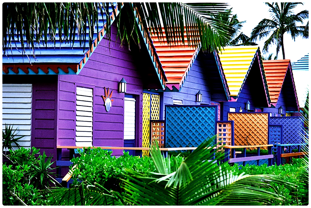 Solve Island Beach Huts jigsaw puzzle online with 294 pieces