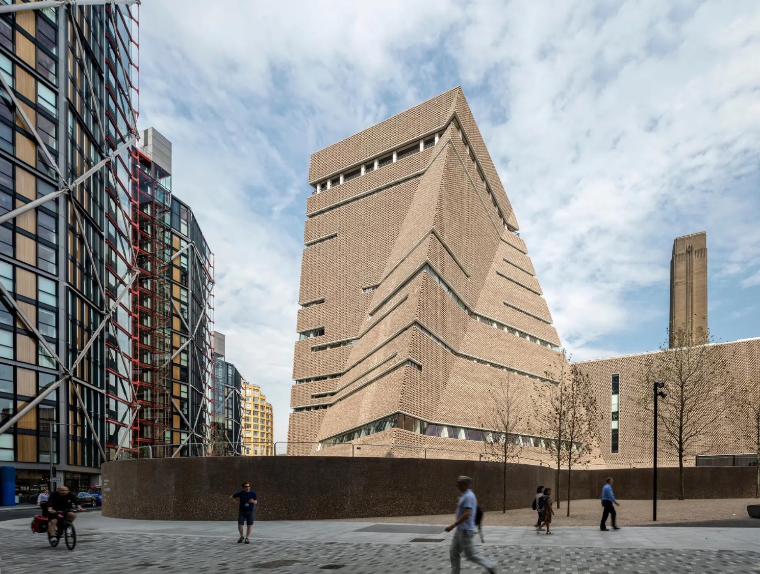Jigsaw Puzzle | 30 pieces | The building of Tate Modern Gallery, London ...