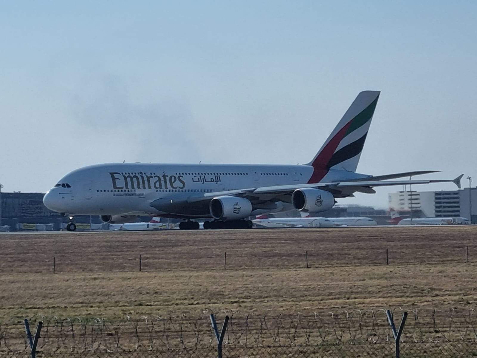 Solve Airbus A380-800 Emirates jigsaw puzzle online with 154 pieces