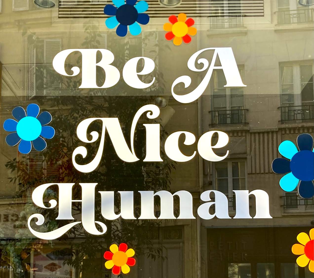 Solve It's Happy World Kindness Day, store window in the Marais, Paris ...