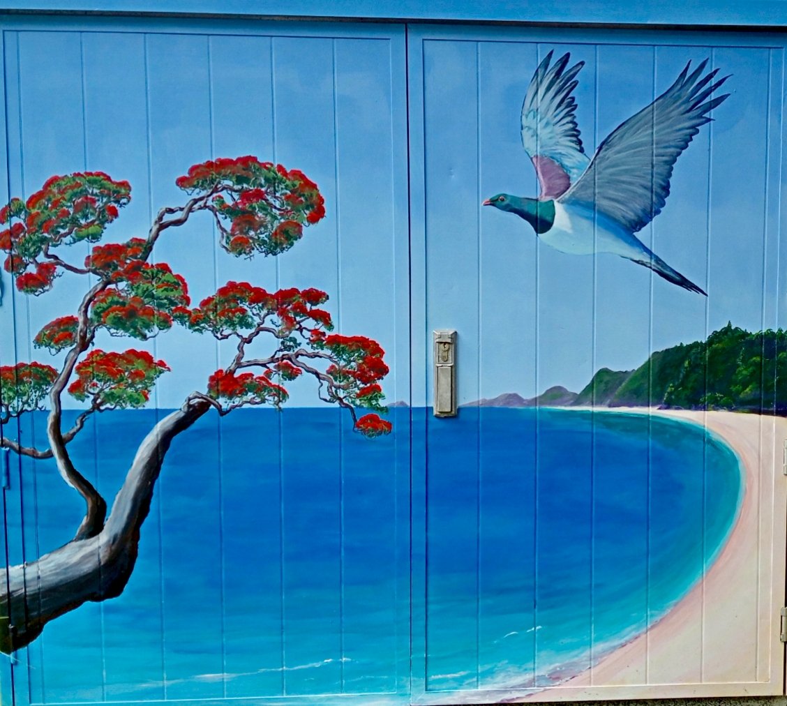 Solve Paradise jigsaw puzzle online with 156 pieces